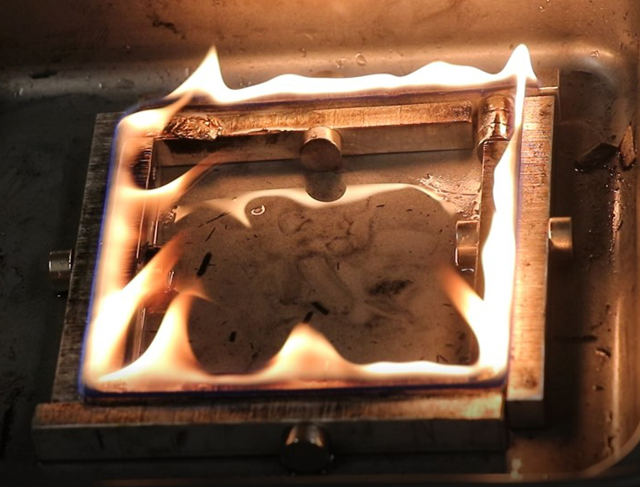 Dynamics of Table-top Fire Fronts | SIAM
